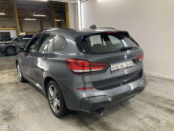 Pelēks BMW X1 2021 Viļņa, ar dzinēja tilpumu 1.50 L un nobraukumu 180 tūkst. km par 17303 €, foto 3 vietnē AUTOMOTO.COM.LV