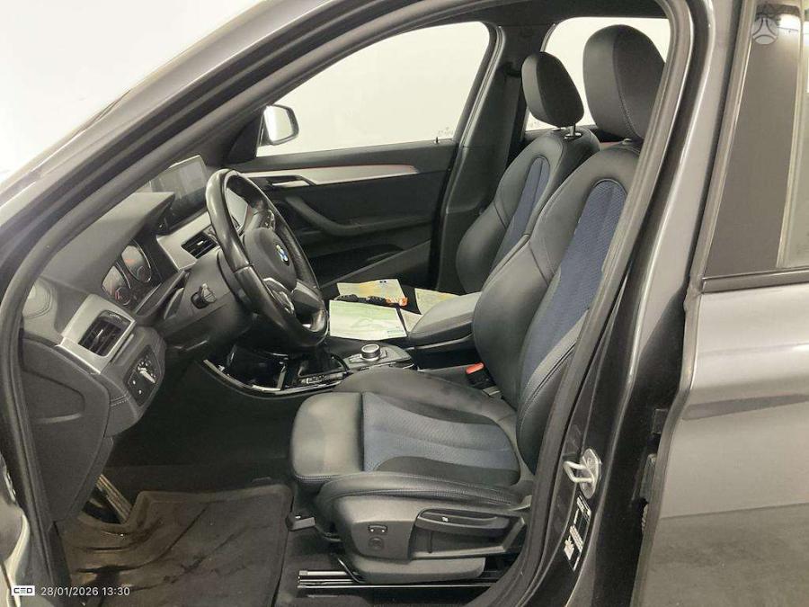 Grey BMW X1 2021 in Vilnius, with an engine capacity of 1.50 L and mileage of 180 thousand km for 17303 €, photo 9 on AUTOMOTO.COM.LV