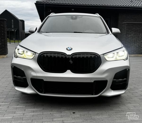 Grey BMW X1 2021 in Vilnius, with an engine capacity of 2.00 L and mileage of 32 thousand km for 22000 €, photo 2 on AUTOMOTO.COM.LV