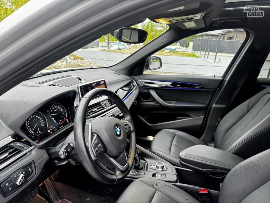 Pelēks BMW X1 2021 Viļņa, ar dzinēja tilpumu 2.00 L un nobraukumu 32 tūkst. km par 22000 €, foto 12 vietnē AUTOMOTO.COM.LV