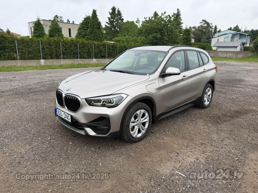 Pelēks BMW X1 2021 Tallina, ar dzinēja tilpumu 1.50 L un nobraukumu 115 tūkst. km par 19000 €, foto 1 vietnē AUTOMOTO.COM.LV