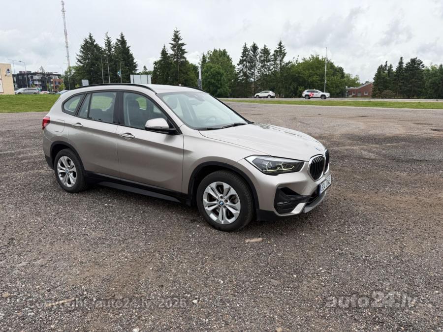 Pelēks BMW X1 2021 Tallina, ar dzinēja tilpumu 1.50 L un nobraukumu 115 tūkst. km par 19000 €, foto 3 vietnē AUTOMOTO.COM.LV