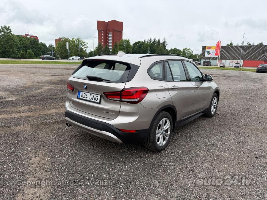 Pelēks BMW X1 2021 Tallina, ar dzinēja tilpumu 1.50 L un nobraukumu 115 tūkst. km par 19000 €, foto 5 vietnē AUTOMOTO.COM.LV