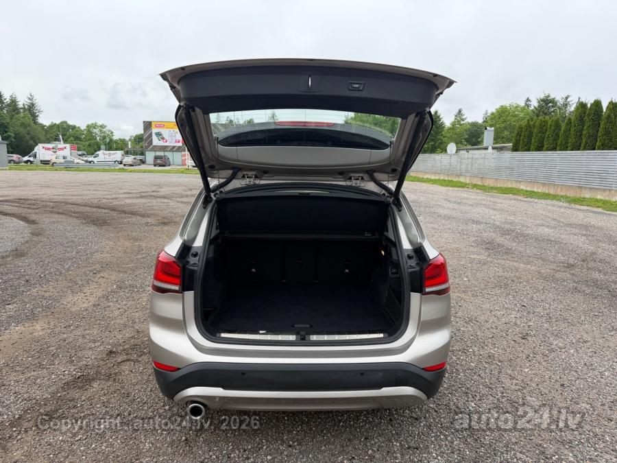 Pelēks BMW X1 2021 Tallina, ar dzinēja tilpumu 1.50 L un nobraukumu 115 tūkst. km par 19000 €, foto 8 vietnē AUTOMOTO.COM.LV