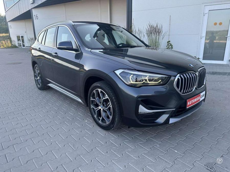 Grey BMW X1 2021 in Vilnius, with an engine capacity of 2.00 L and mileage of 115 thousand km for 19600 €, photo 1 on AUTOMOTO.COM.LV