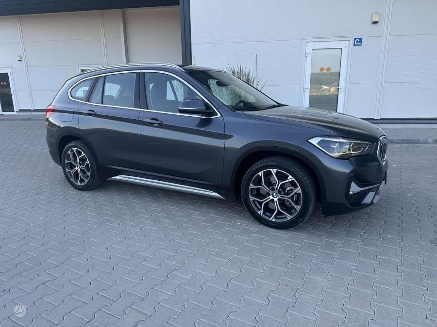 Grey BMW X1 2021 in Vilnius, with an engine capacity of 2.00 L and mileage of 115 thousand km for 19600 €, photo 5 on AUTOMOTO.COM.LV