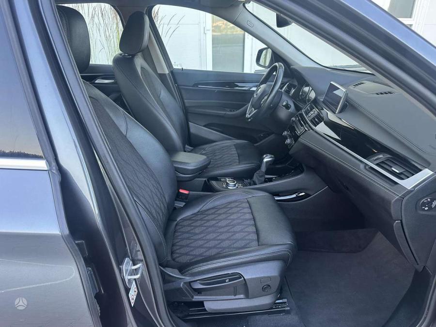 Grey BMW X1 2021 in Vilnius, with an engine capacity of 2.00 L and mileage of 115 thousand km for 19600 €, photo 19 on AUTOMOTO.COM.LV