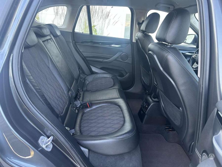Grey BMW X1 2021 in Vilnius, with an engine capacity of 2.00 L and mileage of 115 thousand km for 19600 €, photo 23 on AUTOMOTO.COM.LV