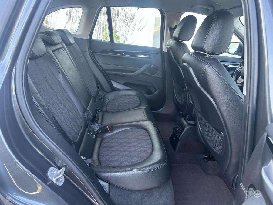 Pelēks BMW X1 2021 Viļņa, ar dzinēja tilpumu 2.00 L un nobraukumu 115 tūkst. km par 19600 €, foto 23 vietnē AUTOMOTO.COM.LV