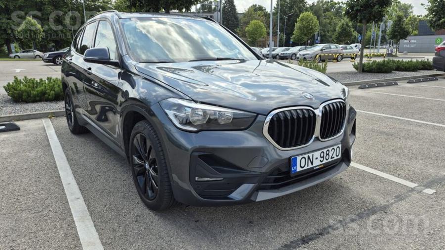 Pelēks BMW X1 2021 Rīga, ar dzinēja tilpumu 1.50 L un nobraukumu 191 tūkst. km par 16850 €, foto 3 vietnē AUTOMOTO.COM.LV