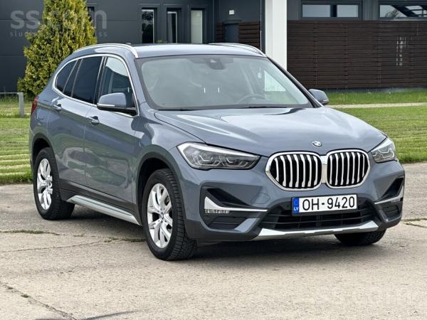 Grey BMW X1 2021 in Riga, with an engine capacity of 2.00 L and mileage of 279 thousand km for 16399 €, photo 2 on AUTOMOTO.COM.LV