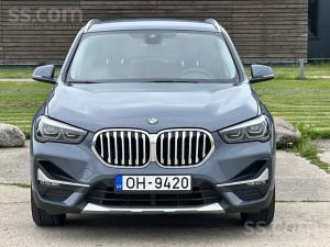 Grey BMW X1 2021 in Riga, with an engine capacity of 2.00 L and mileage of 279 thousand km for 16399 €, photo 4 on AUTOMOTO.COM.LV