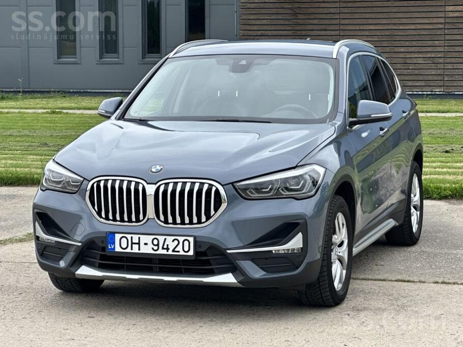 Grey BMW X1 2021 in Riga, with an engine capacity of 2.00 L and mileage of 279 thousand km for 16399 €, photo 6 on AUTOMOTO.COM.LV