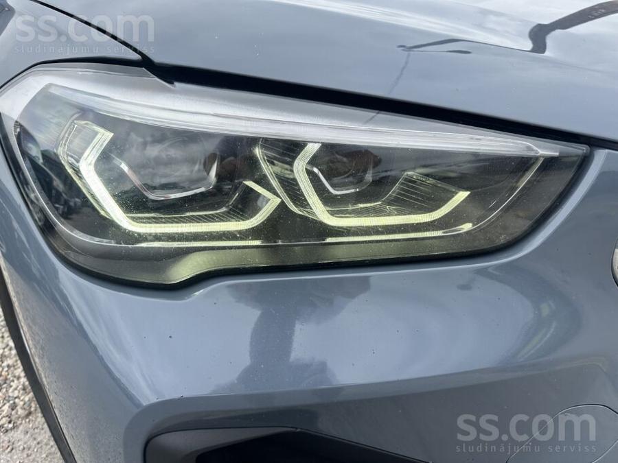 Grey BMW X1 2021 in Riga, with an engine capacity of 2.00 L and mileage of 279 thousand km for 16399 €, photo 15 on AUTOMOTO.COM.LV