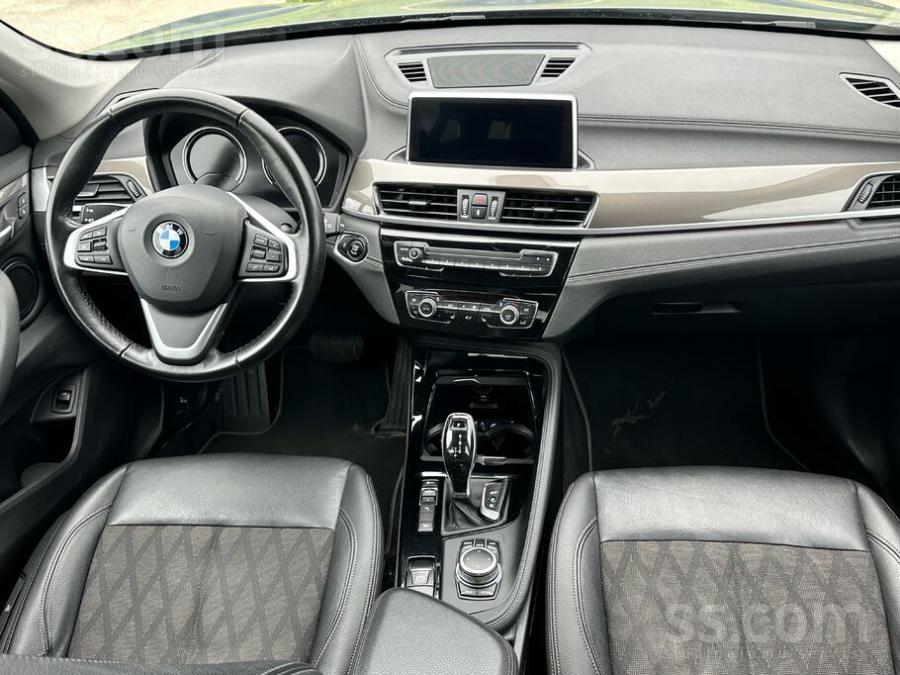 Grey BMW X1 2021 in Riga, with an engine capacity of 2.00 L and mileage of 279 thousand km for 16399 €, photo 17 on AUTOMOTO.COM.LV