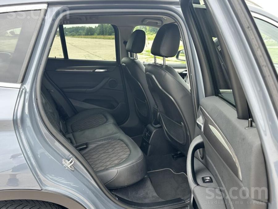 Grey BMW X1 2021 in Riga, with an engine capacity of 2.00 L and mileage of 279 thousand km for 16399 €, photo 18 on AUTOMOTO.COM.LV