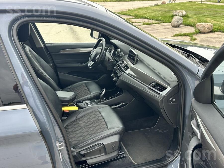Grey BMW X1 2021 in Riga, with an engine capacity of 2.00 L and mileage of 279 thousand km for 16399 €, photo 19 on AUTOMOTO.COM.LV