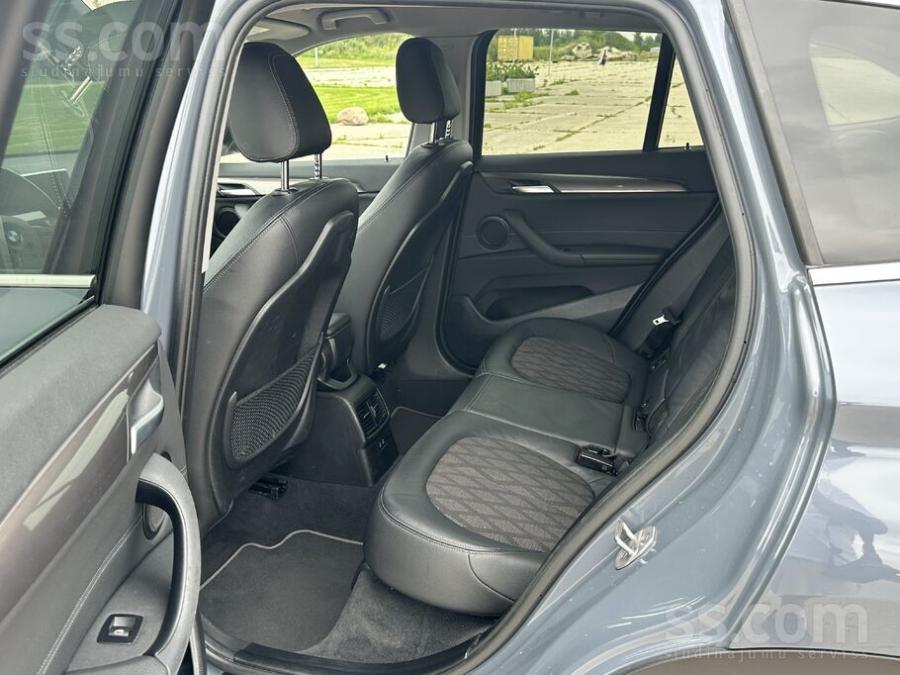 Grey BMW X1 2021 in Riga, with an engine capacity of 2.00 L and mileage of 279 thousand km for 16399 €, photo 20 on AUTOMOTO.COM.LV