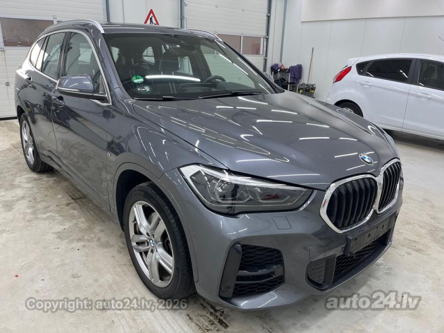 Grey BMW X1 2021 in Tallinn, with an engine capacity of 1.50 L and mileage of 115 thousand km for 22990 €, photo 3 on AUTOMOTO.COM.LV