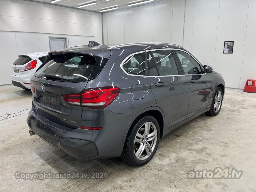 Grey BMW X1 2021 in Tallinn, with an engine capacity of 1.50 L and mileage of 115 thousand km for 22990 €, photo 4 on AUTOMOTO.COM.LV