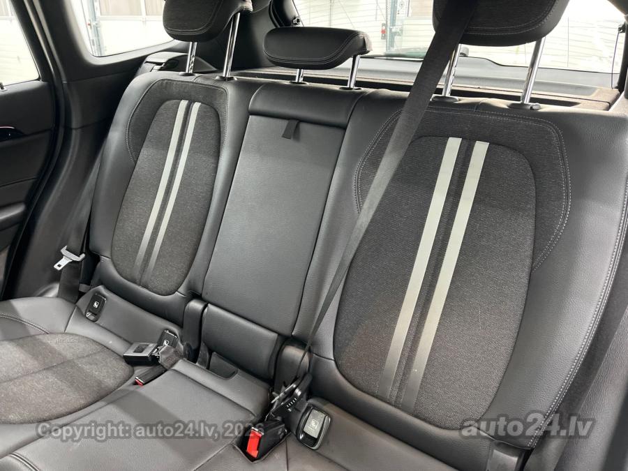 Grey BMW X1 2021 in Tallinn, with an engine capacity of 1.50 L and mileage of 115 thousand km for 22990 €, photo 7 on AUTOMOTO.COM.LV