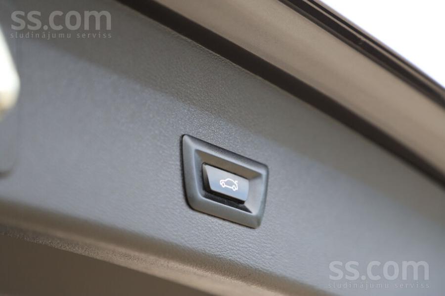 Grey BMW X1 2021 in Tukums, with an engine capacity of 2.00 L and mileage of 129 thousand km for 18000 €, photo 18 on AUTOMOTO.COM.LV