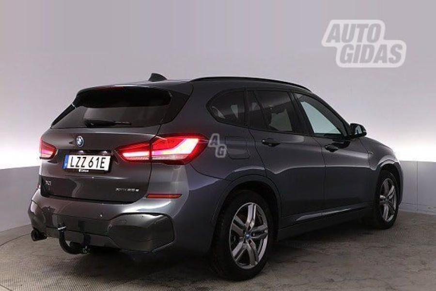 Grey BMW X1 2022 in Kaunas, with an engine capacity of 0.00 L and mileage of 59 thousand km for 34672 €, photo 5 on AUTOMOTO.COM.LV