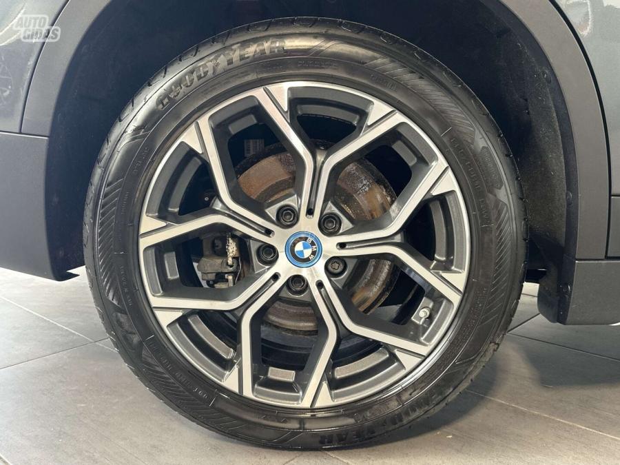 Pelēks BMW X1 2022 Kauņa, ar dzinēja tilpumu 1.50 L un nobraukumu 68 tūkst. km par 28321 €, foto 3 vietnē AUTOMOTO.COM.LV