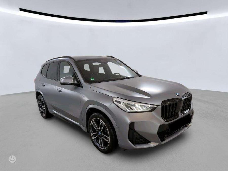 Grey BMW X1 2022 in Vilnius, with an engine capacity of 1.50 L and mileage of 104 thousand km for 33505 €, photo 1 on AUTOMOTO.COM.LV