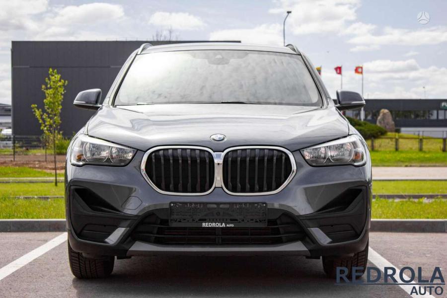 Pelēks BMW X1 2022 Kauņa, ar dzinēja tilpumu 1.50 L un nobraukumu 177 tūkst. km par 17300 €, foto 2 vietnē AUTOMOTO.COM.LV
