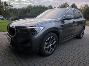 Grey BMW X1 2022 in Vilnius, with an engine capacity of 1.50 L and mileage of 123 thousand km for 23450 €, photo  on AUTOMOTO.COM.LV