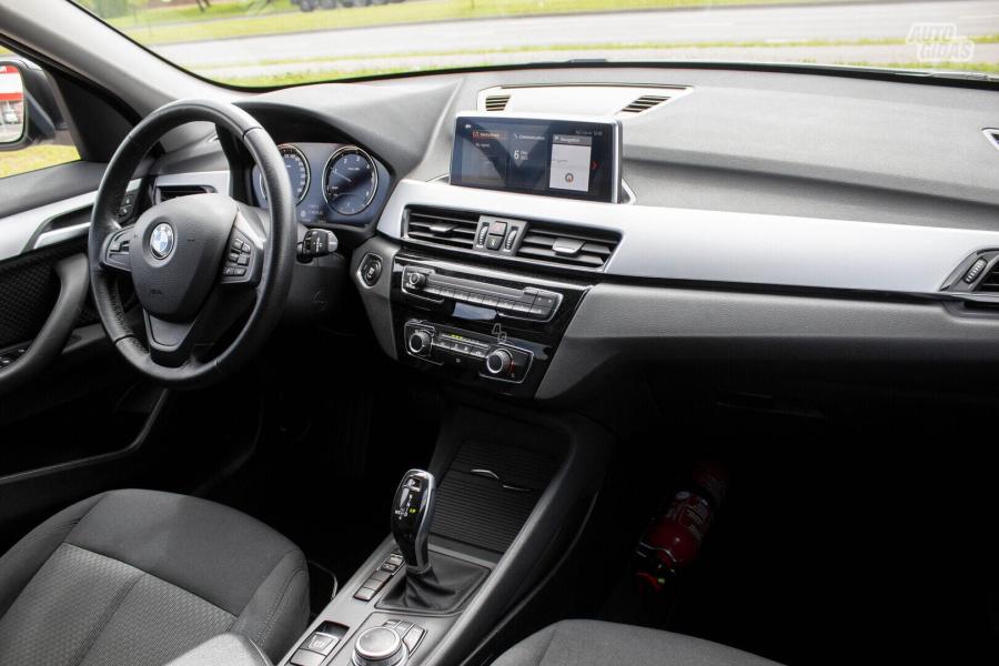 Grey BMW X1 2022 in Kaunas, with an engine capacity of 1.50 L and mileage of 177 thousand km for 16900 €, photo 10 on AUTOMOTO.COM.LV