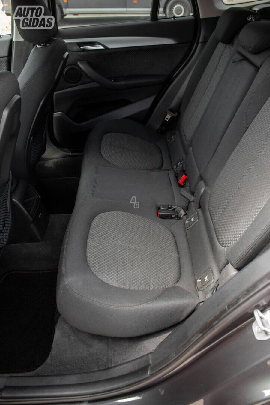 Grey BMW X1 2022 in Kaunas, with an engine capacity of 1.50 L and mileage of 177 thousand km for 16900 €, photo 13 on AUTOMOTO.COM.LV