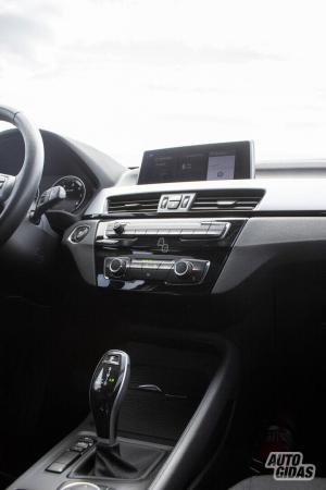 Grey BMW X1 2022 in Kaunas, with an engine capacity of 1.50 L and mileage of 177 thousand km for 16900 €, photo 14 on AUTOMOTO.COM.LV