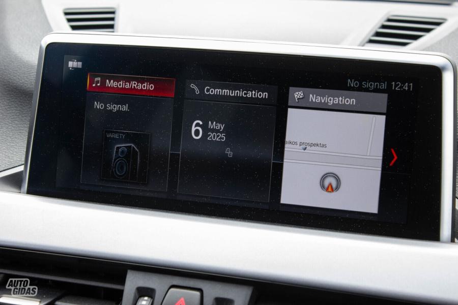 Grey BMW X1 2022 in Kaunas, with an engine capacity of 1.50 L and mileage of 177 thousand km for 16900 €, photo 15 on AUTOMOTO.COM.LV