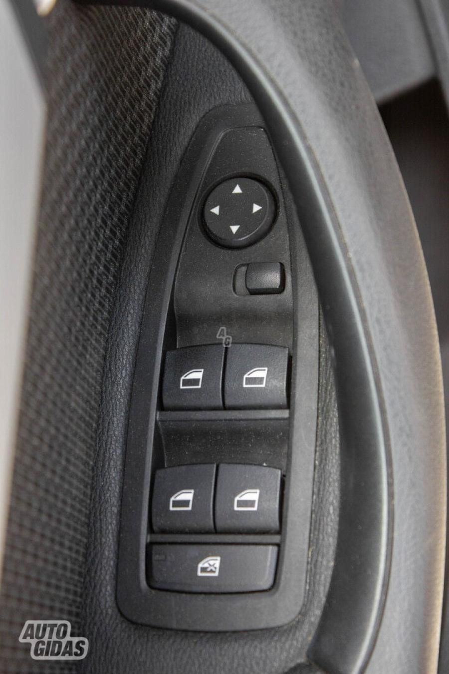 Grey BMW X1 2022 in Kaunas, with an engine capacity of 1.50 L and mileage of 177 thousand km for 16900 €, photo 19 on AUTOMOTO.COM.LV