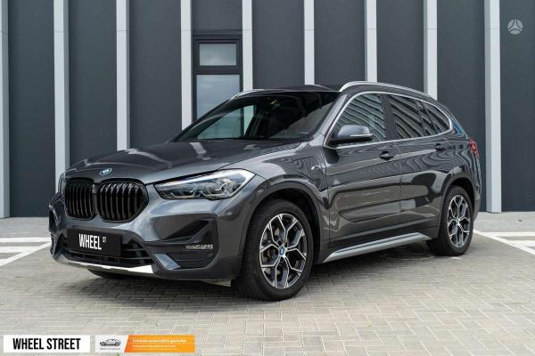 Pelēks BMW X1 2022 Viļņa, ar dzinēja tilpumu 1.50 L un nobraukumu 30 tūkst. km par 27000 €, foto 1 vietnē AUTOMOTO.COM.LV