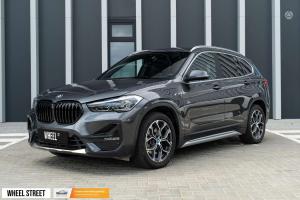 Pelēks BMW X1 2022 Viļņa, ar dzinēja tilpumu 1.50 L un nobraukumu 30 tūkst. km par 27000 €, foto  vietnē AUTOMOTO.COM.LV