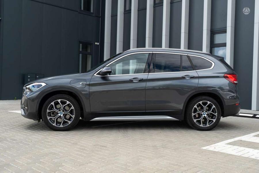 Pelēks BMW X1 2022 Viļņa, ar dzinēja tilpumu 1.50 L un nobraukumu 30 tūkst. km par 27000 €, foto 3 vietnē AUTOMOTO.COM.LV