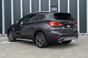 Pelēks BMW X1 2022 Viļņa, ar dzinēja tilpumu 1.50 L un nobraukumu 30 tūkst. km par 27000 €, foto 4 vietnē AUTOMOTO.COM.LV