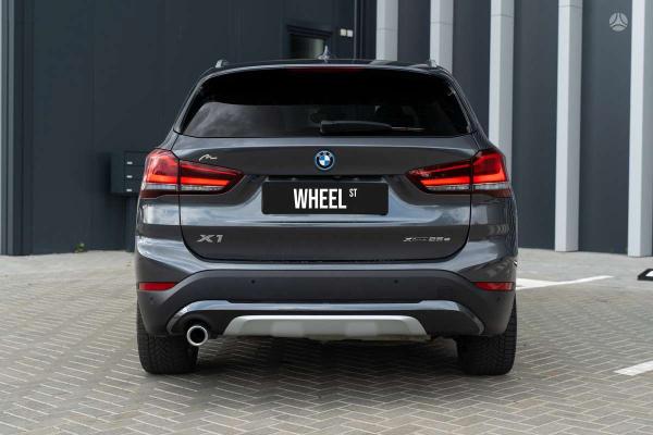 Pelēks BMW X1 2022 Viļņa, ar dzinēja tilpumu 1.50 L un nobraukumu 30 tūkst. km par 27000 €, foto 5 vietnē AUTOMOTO.COM.LV