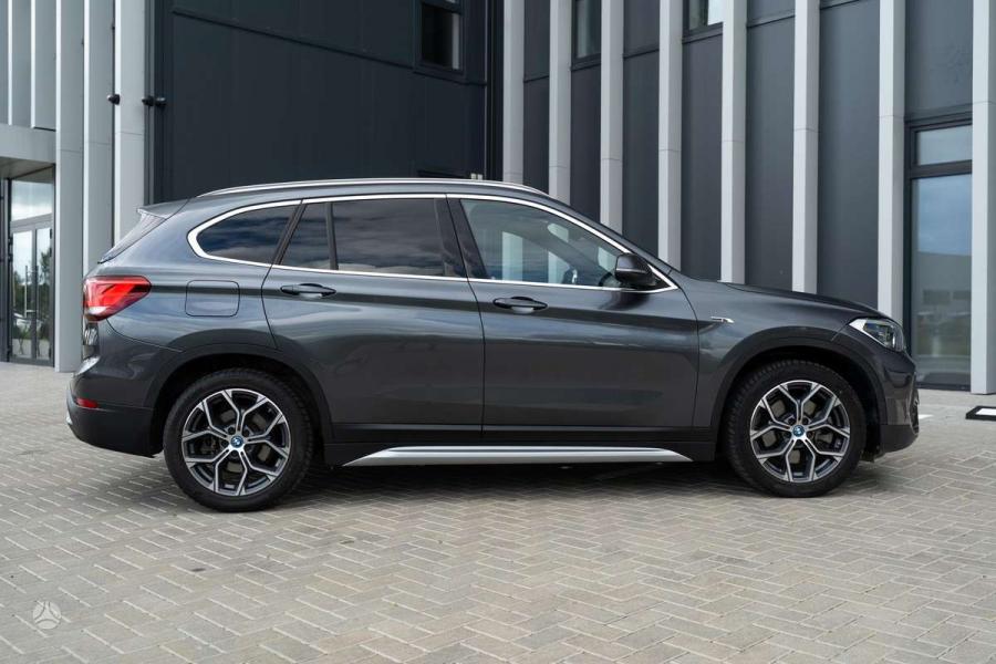Pelēks BMW X1 2022 Viļņa, ar dzinēja tilpumu 1.50 L un nobraukumu 30 tūkst. km par 27000 €, foto 7 vietnē AUTOMOTO.COM.LV