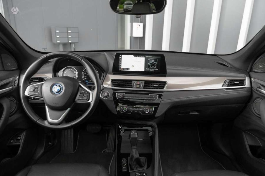 Pelēks BMW X1 2022 Viļņa, ar dzinēja tilpumu 1.50 L un nobraukumu 30 tūkst. km par 27000 €, foto 17 vietnē AUTOMOTO.COM.LV