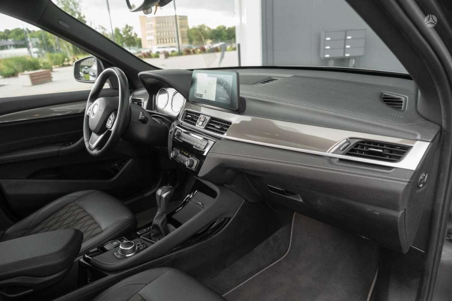 Pelēks BMW X1 2022 Viļņa, ar dzinēja tilpumu 1.50 L un nobraukumu 30 tūkst. km par 27000 €, foto 18 vietnē AUTOMOTO.COM.LV