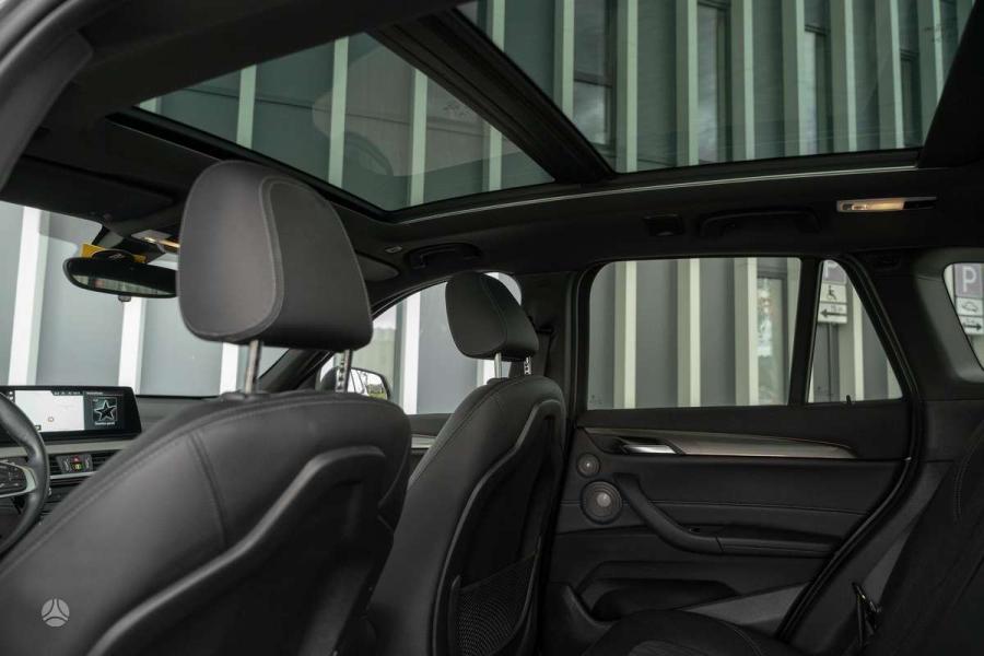 Pelēks BMW X1 2022 Viļņa, ar dzinēja tilpumu 1.50 L un nobraukumu 30 tūkst. km par 27000 €, foto 22 vietnē AUTOMOTO.COM.LV