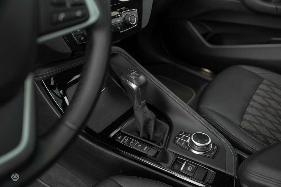 Pelēks BMW X1 2022 Viļņa, ar dzinēja tilpumu 1.50 L un nobraukumu 30 tūkst. km par 27000 €, foto 36 vietnē AUTOMOTO.COM.LV