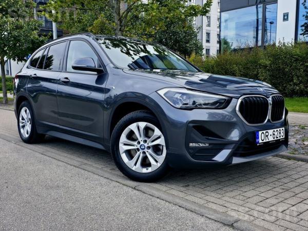Grey BMW X1 2022 in Riga, with an engine capacity of 1.50 L and mileage of 129 thousand km for 18490 €, photo 4 on AUTOMOTO.COM.LV