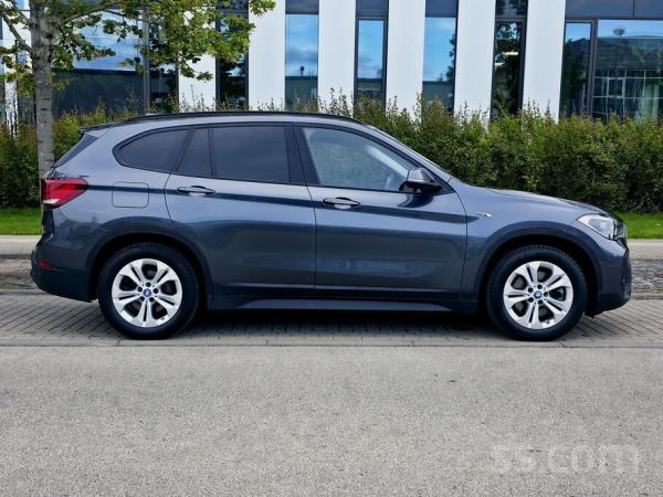 Grey BMW X1 2022 in Riga, with an engine capacity of 1.50 L and mileage of 129 thousand km for 18490 €, photo 6 on AUTOMOTO.COM.LV