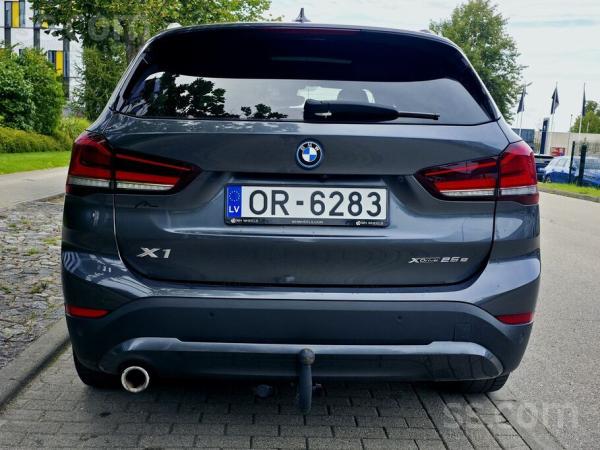 Grey BMW X1 2022 in Riga, with an engine capacity of 1.50 L and mileage of 129 thousand km for 18490 €, photo 8 on AUTOMOTO.COM.LV