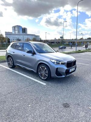 Pelēks BMW X1 2023 Kauņa, ar dzinēja tilpumu 2.00 L un nobraukumu 55 tūkst. km par 41000 €, foto 2 vietnē AUTOMOTO.COM.LV